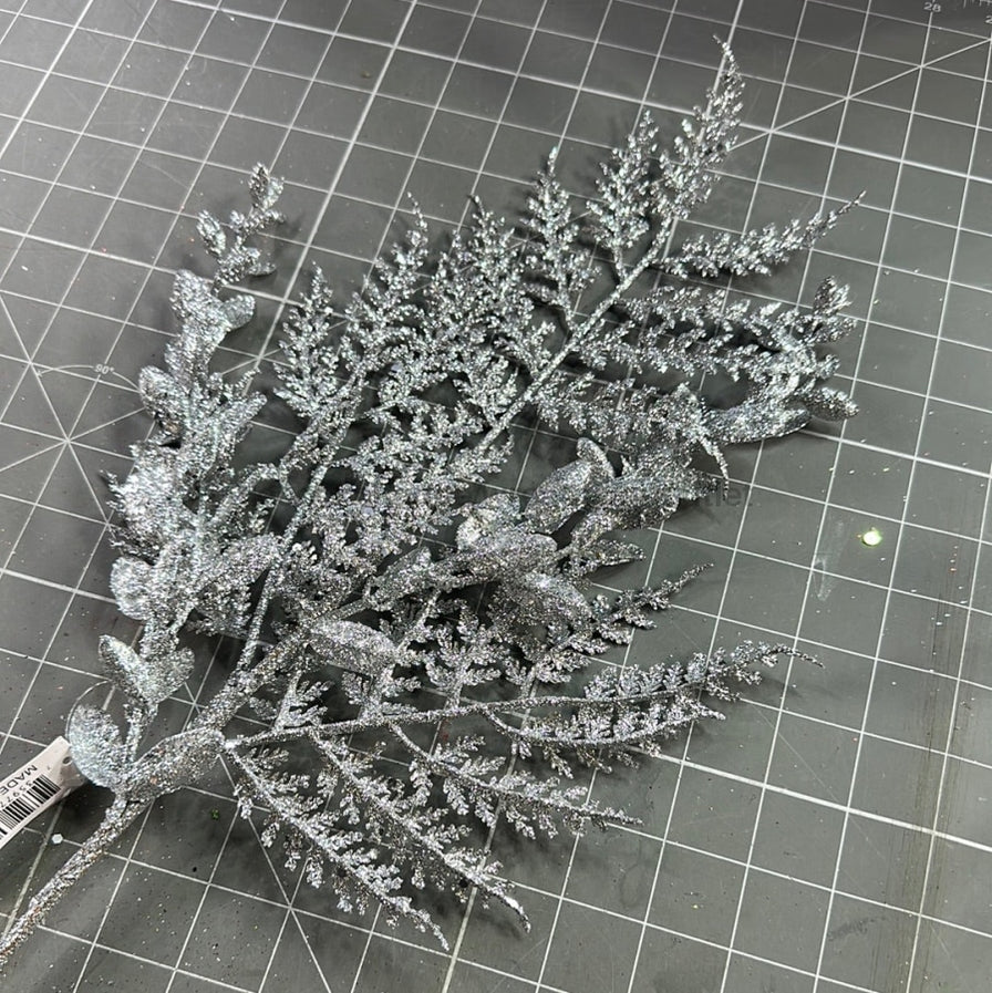 Wreath Sprays - Grand Elegance for Your Craft Creations — DecoExchange®